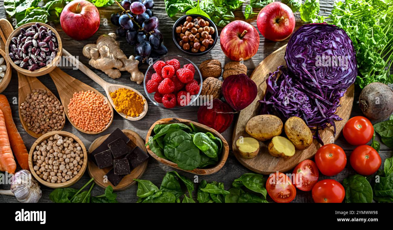 Foods rich in antioxidants. Healthy diet Stock Photo - Alamy