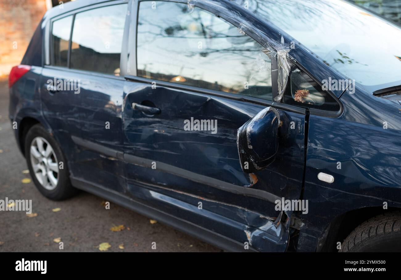 Scratches on car window hi-res stock photography and images - Alamy