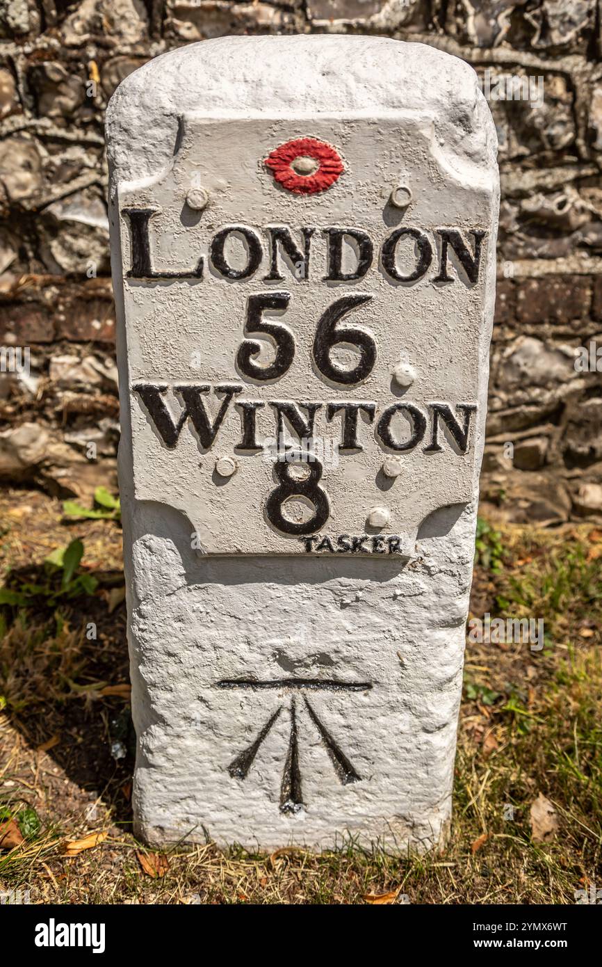 Bishops sutton hampshire hi-res stock photography and images - Alamy