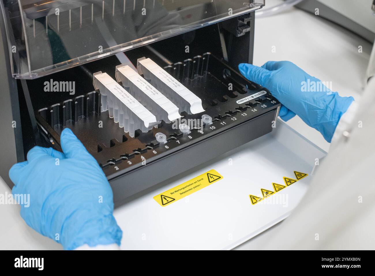 Medizin - Diagnostik - Laborforschung Gewinnung von Nukleinsäuren DNA ...