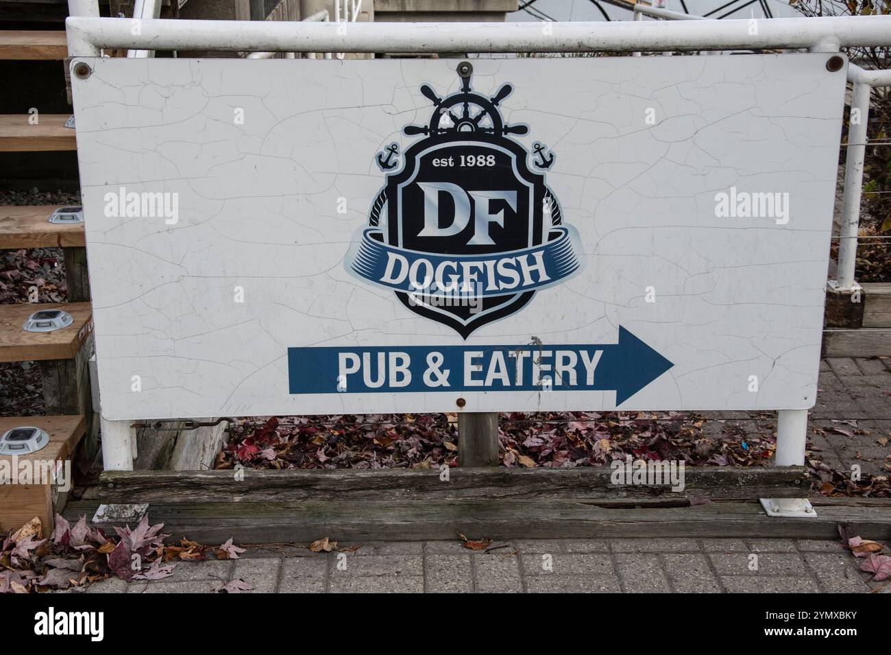 Pub on the park hi-res stock photography and images - Alamy
