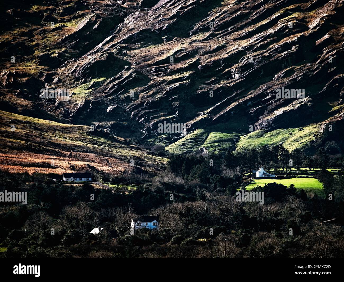 Hills and small mountains hi-res stock photography and images - Alamy