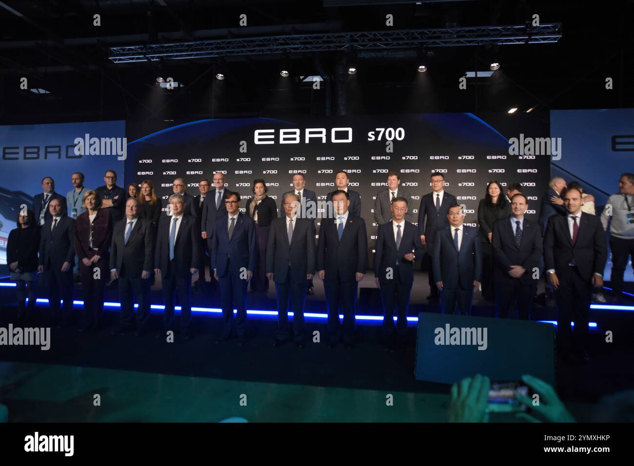 Family photo during the inauguration of Ebro's production at the Zona ...