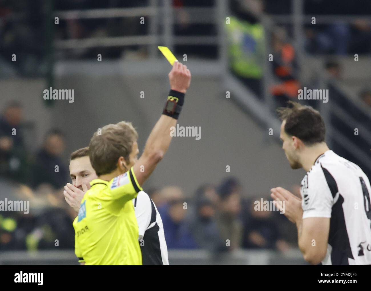 Refree football showing card hi-res stock photography and images - Alamy