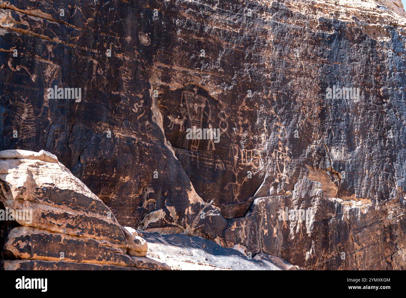 Petroglyphs at Rock Art Ranch in Winslow, Arizona, USA Stock Photo - Alamy