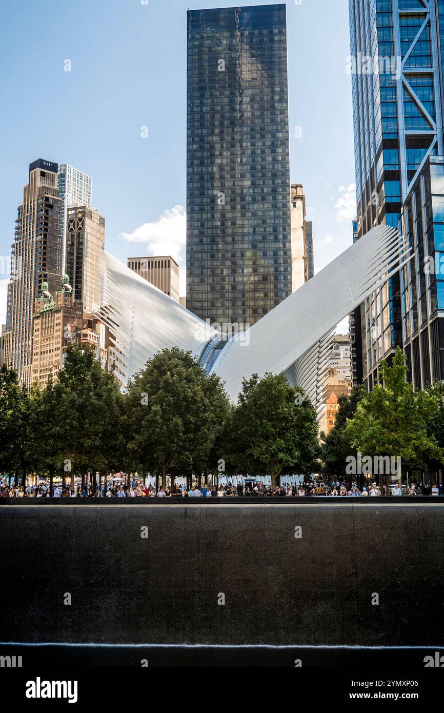 Oculus Transportation Center and Memorial Pool at the site of the 9-ll ...
