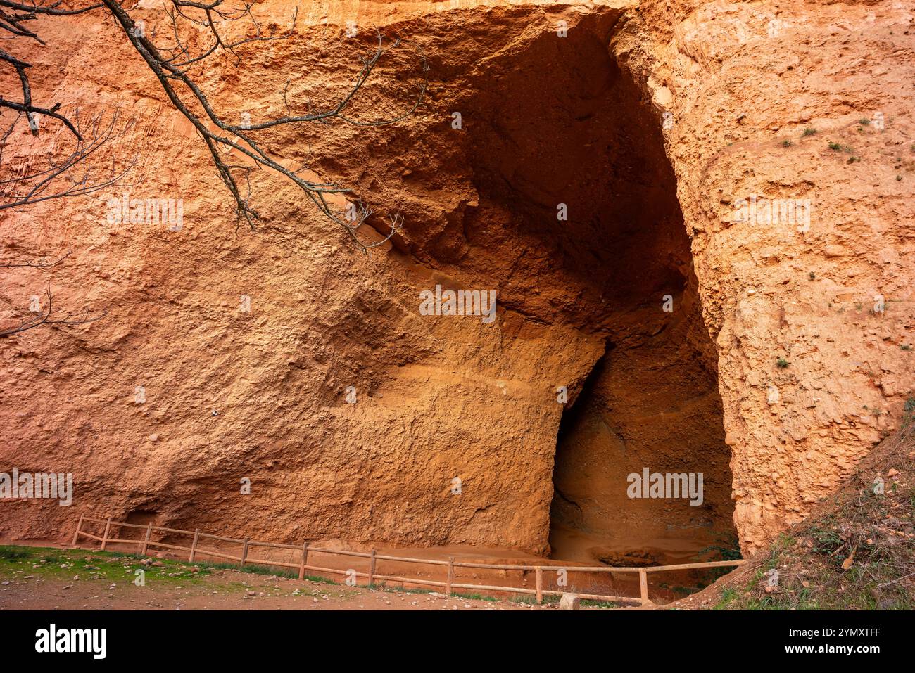Las Médulas, La Cuevona, Monument-Archaeological Zone of Las Médulas ...