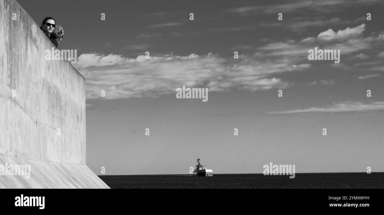 Great Lakes freighter, Maumee, pulling into the Duluth, Minnesoata ...