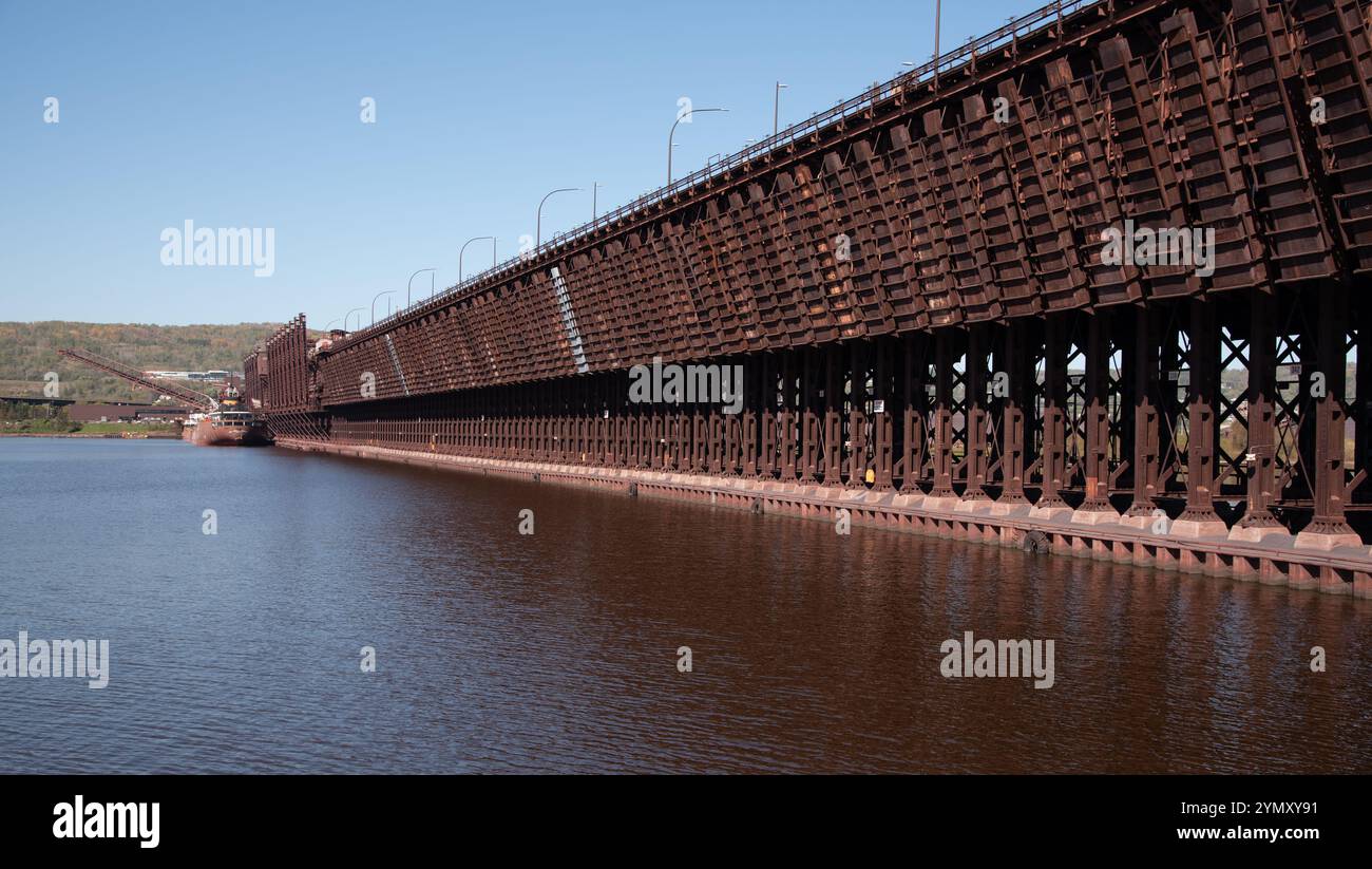 Ore docks loading iron taconite hi-res stock photography and images - Alamy