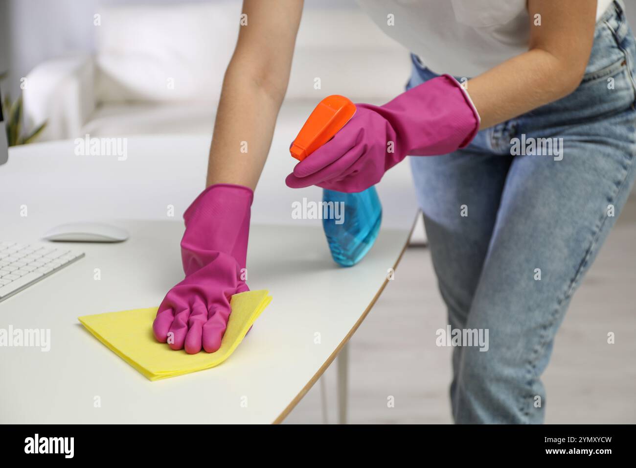 Cleaning table rag in house hi-res stock photography and images - Alamy
