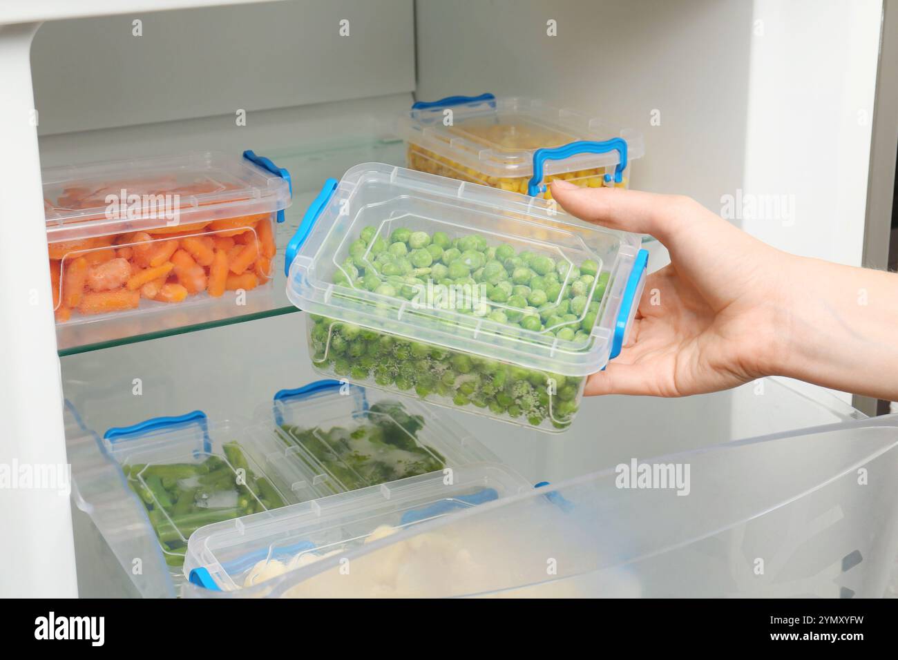 Plastic container frozen green hi-res stock photography and images - Alamy