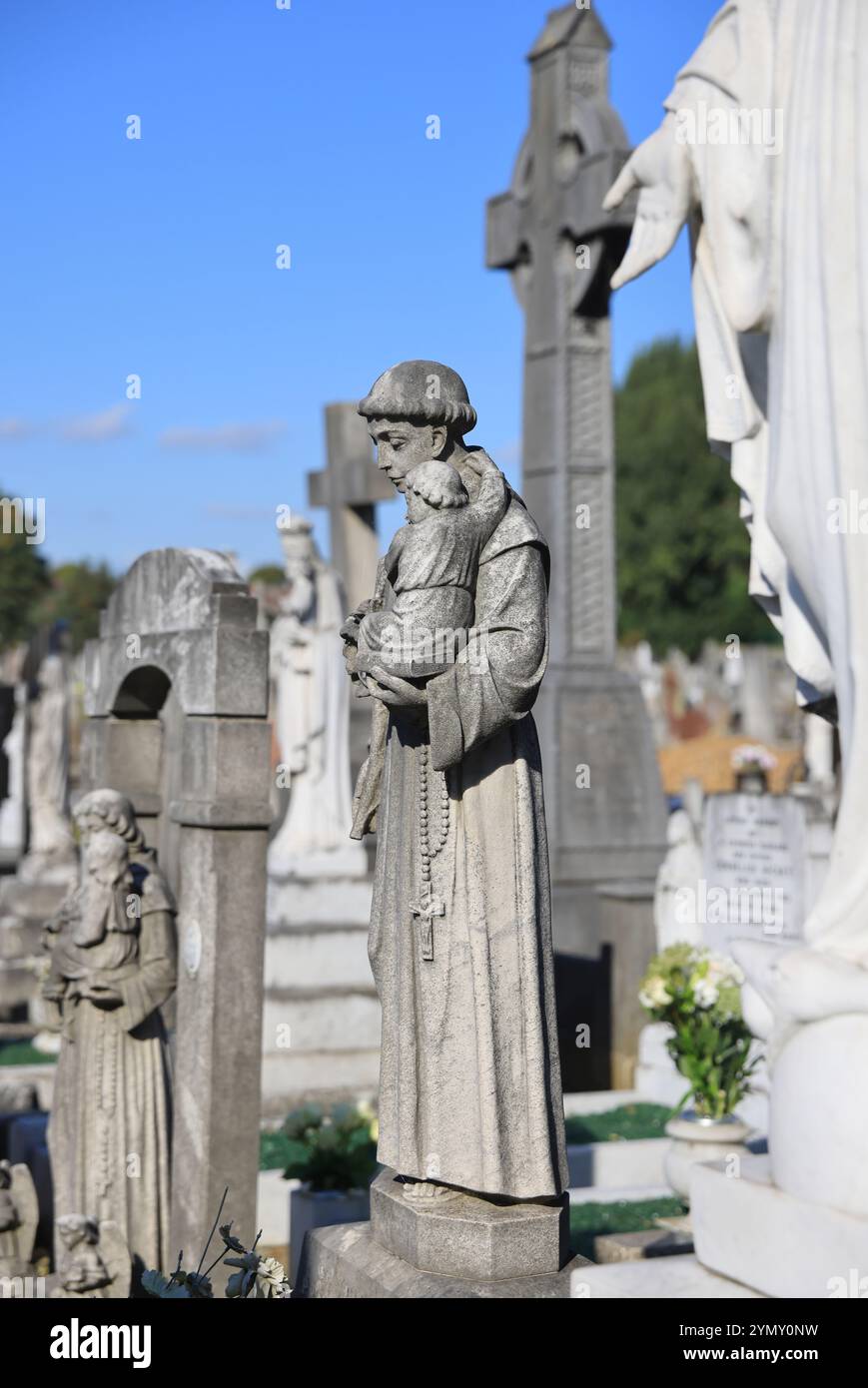St Patrick's Catholic cemetery in Leytonstone alongside the Central ...