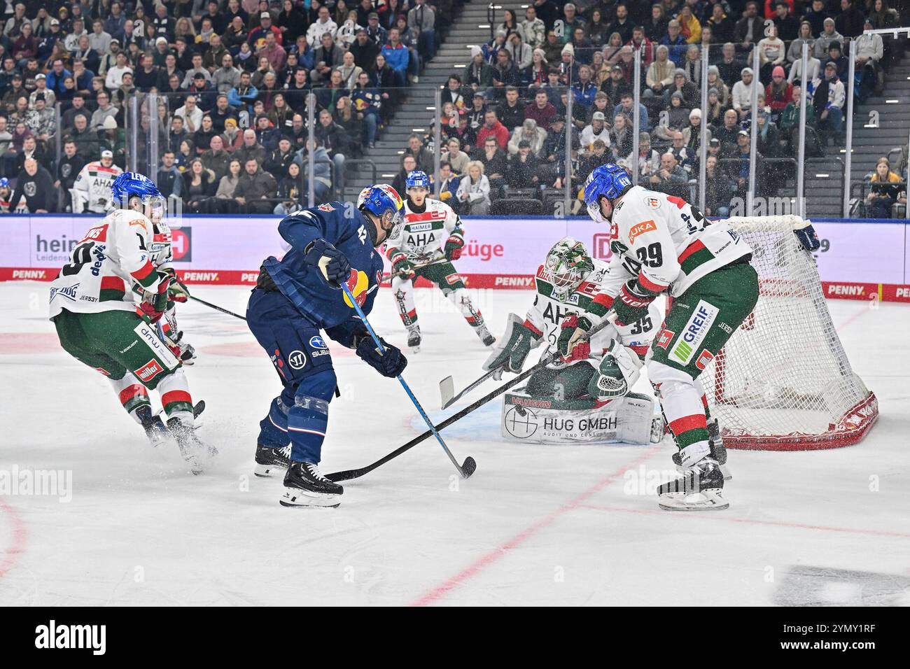 Chris COLLINS (Augsburger Panther #10) und Denis REUL (Augsburger ...