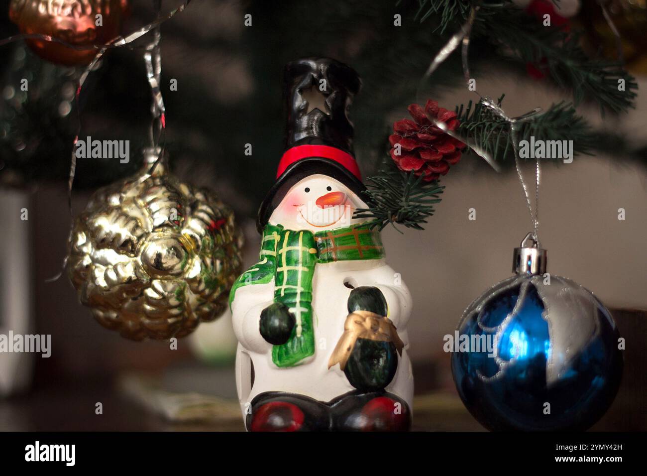 Snowman toy branch fir hi-res stock photography and images - Alamy