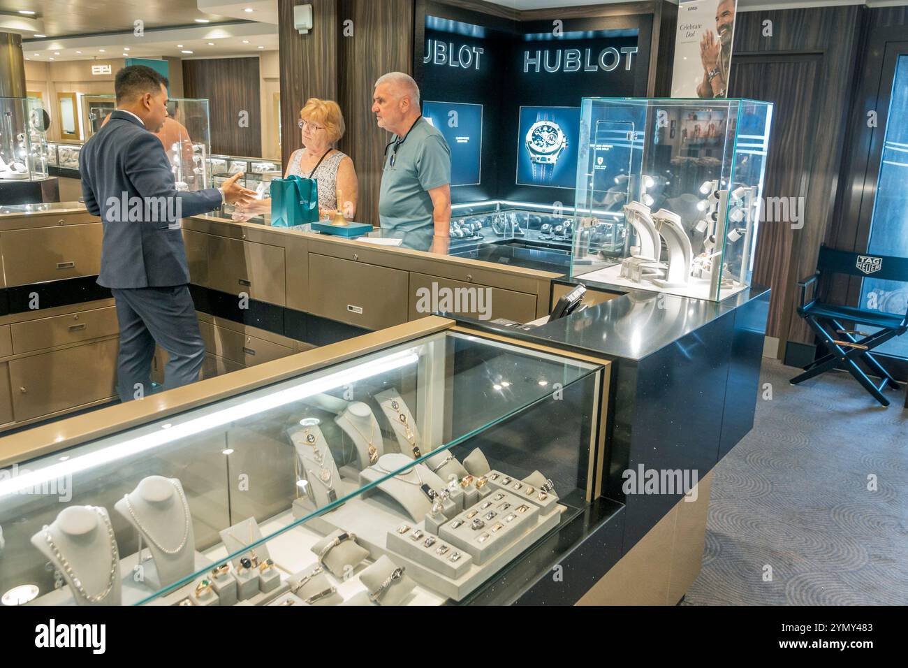 Effy jewelry store hi-res stock photography and images - Alamy