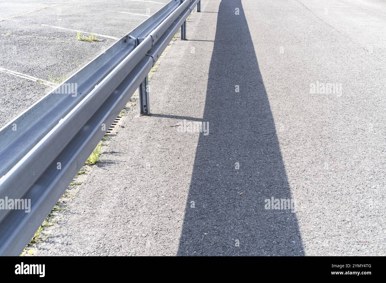 Barrier rails hi-res stock photography and images - Alamy
