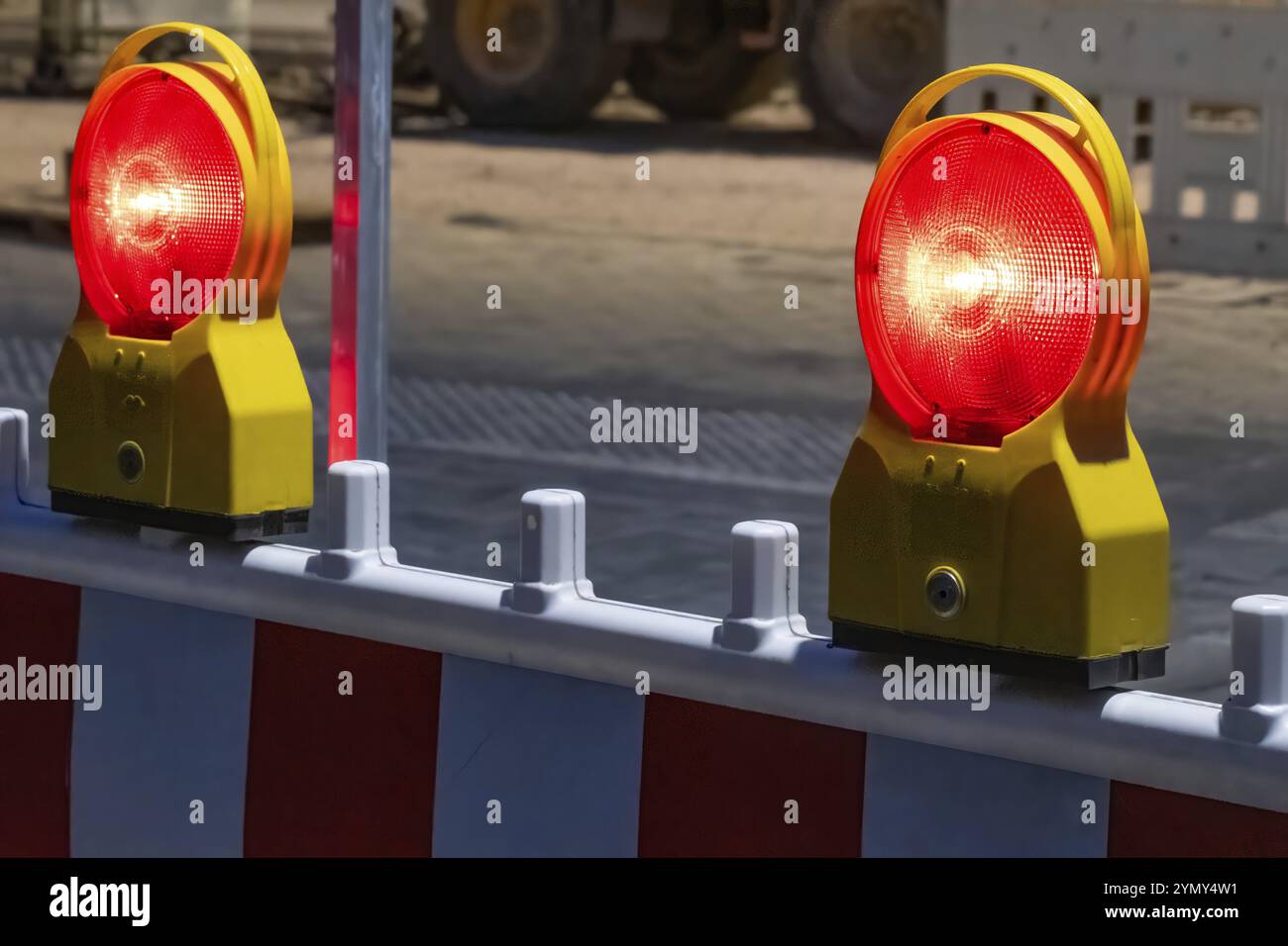 Night warning light hi-res stock photography and images - Alamy