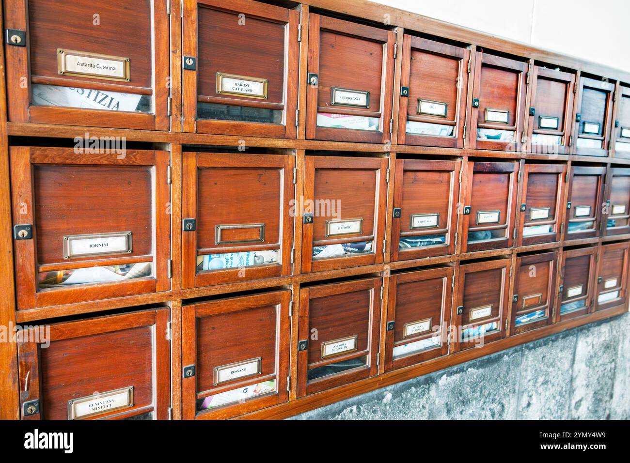 Individual resident name plates hi-res stock photography and images - Alamy