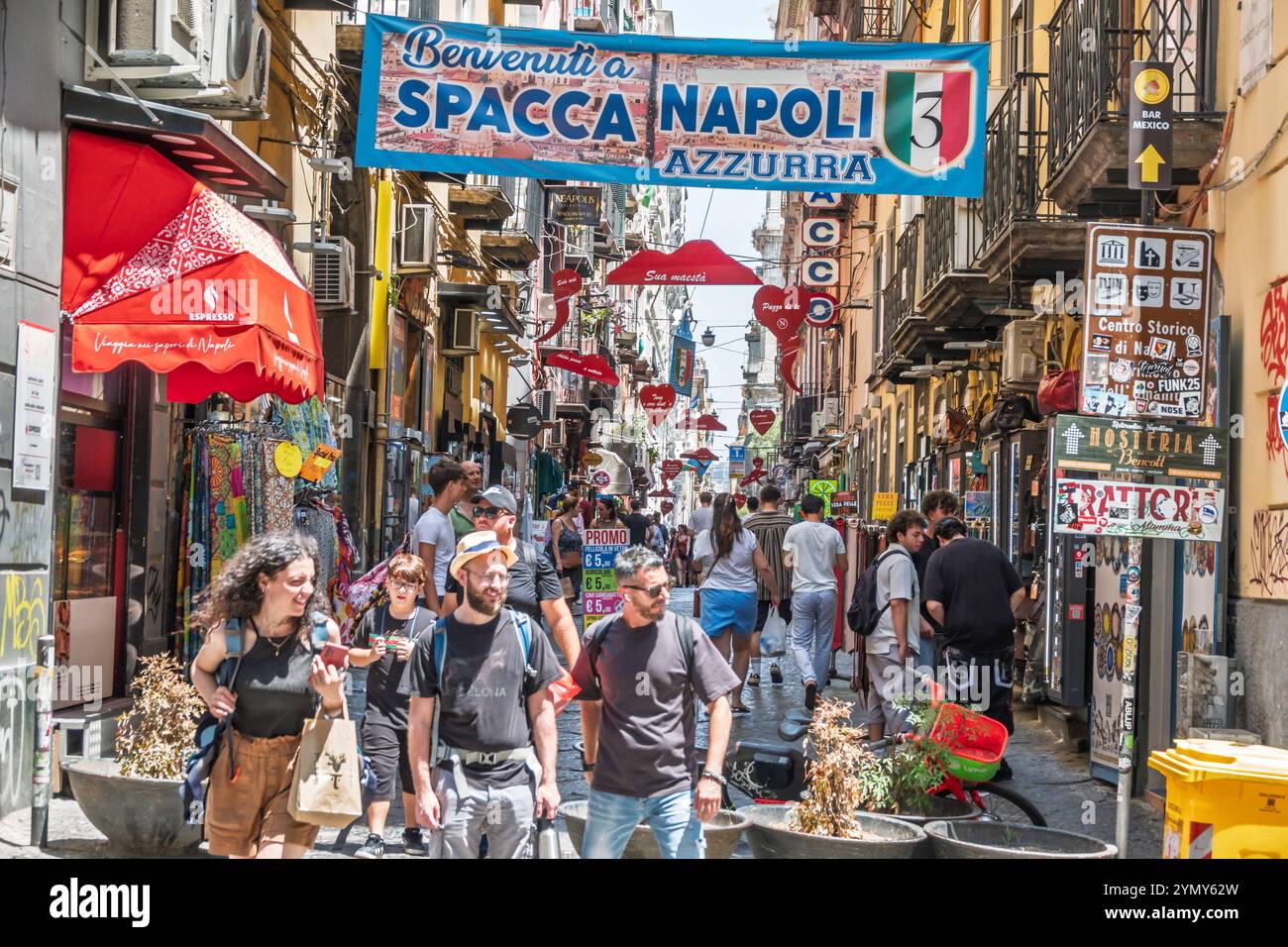 Authentic neapolitan atmosphere hi-res stock photography and images - Alamy