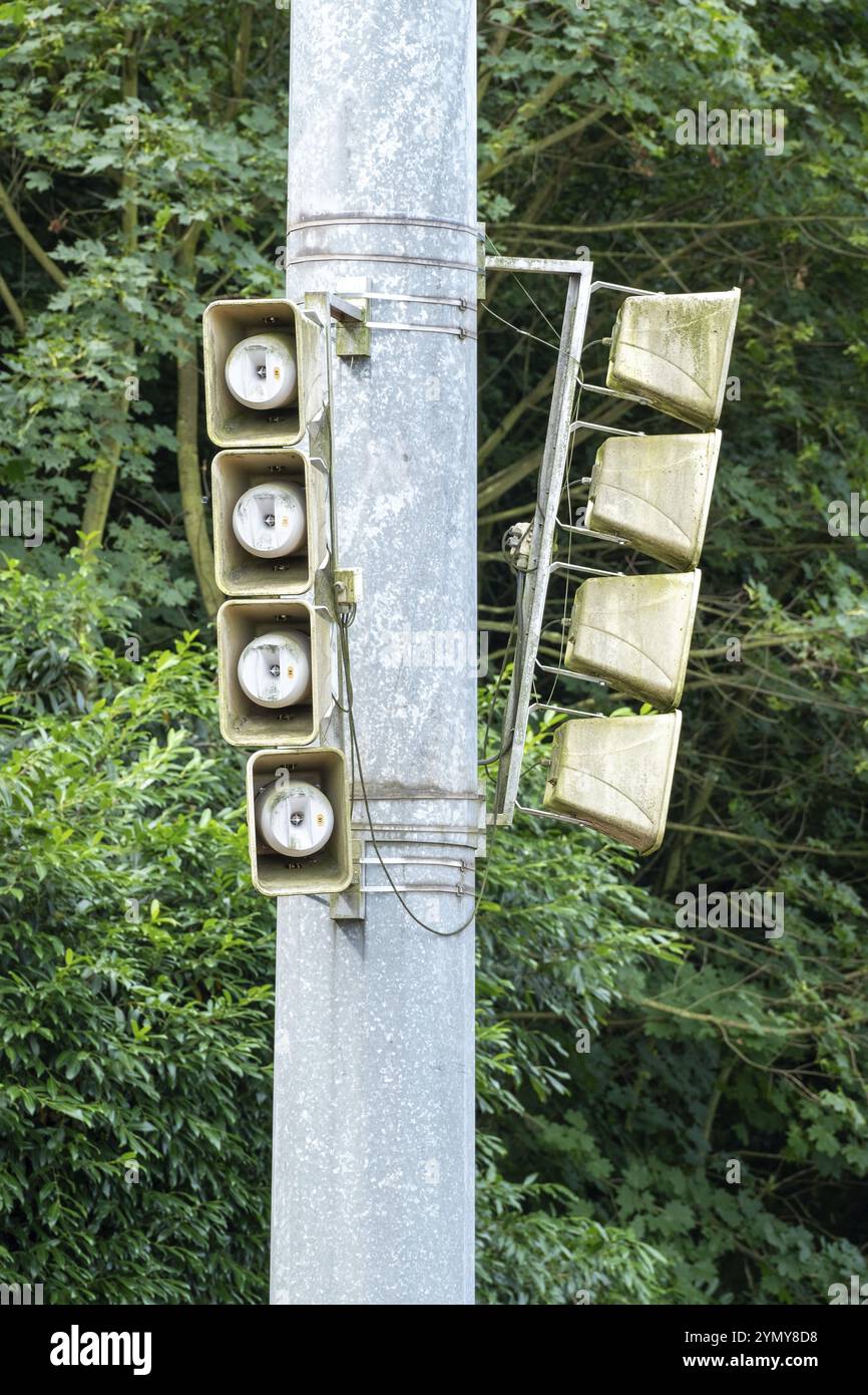 Loudspeakers on mast hi-res stock photography and images - Alamy