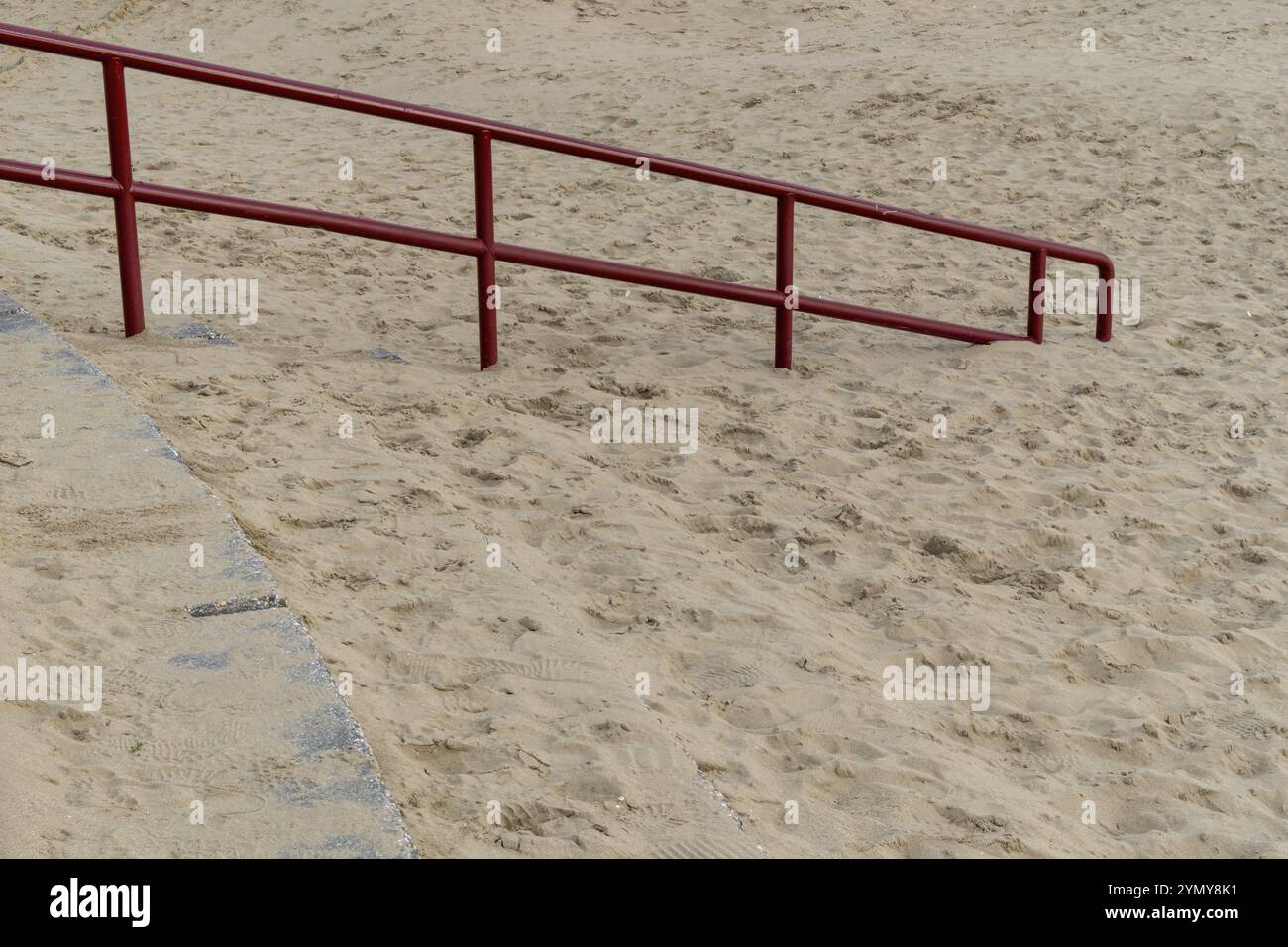 Beachfront railing hi-res stock photography and images - Alamy