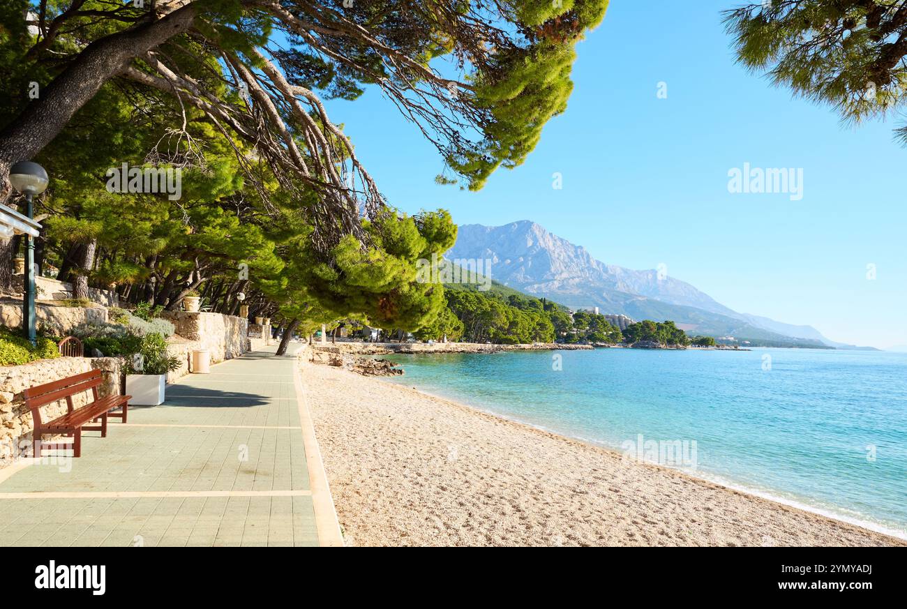 Beach by the Adriatic Sea in Brela town, Croatia Stock Photo - Alamy