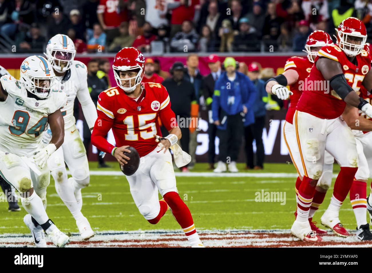 Nfl europe football hi-res stock photography and images - Alamy