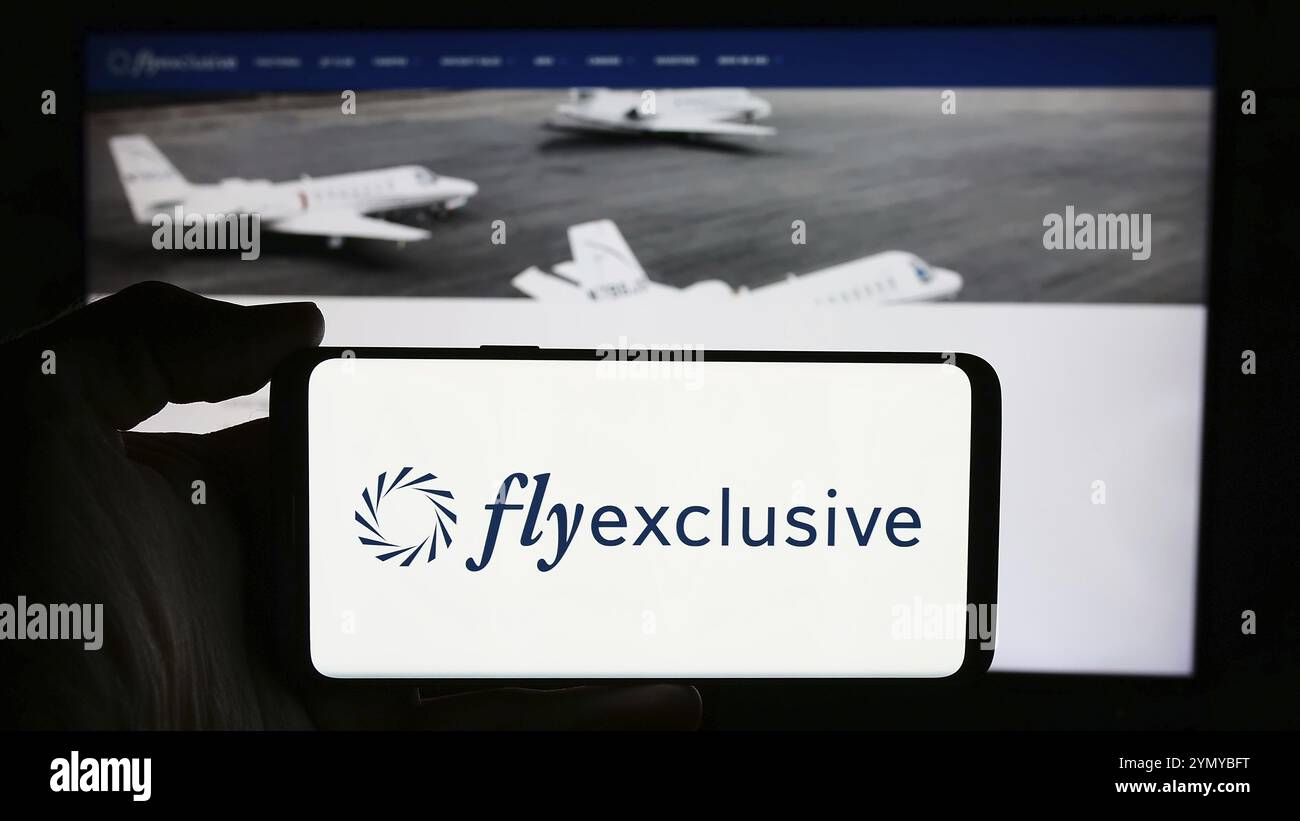 Flyexclusive logo hi-res stock photography and images - Alamy