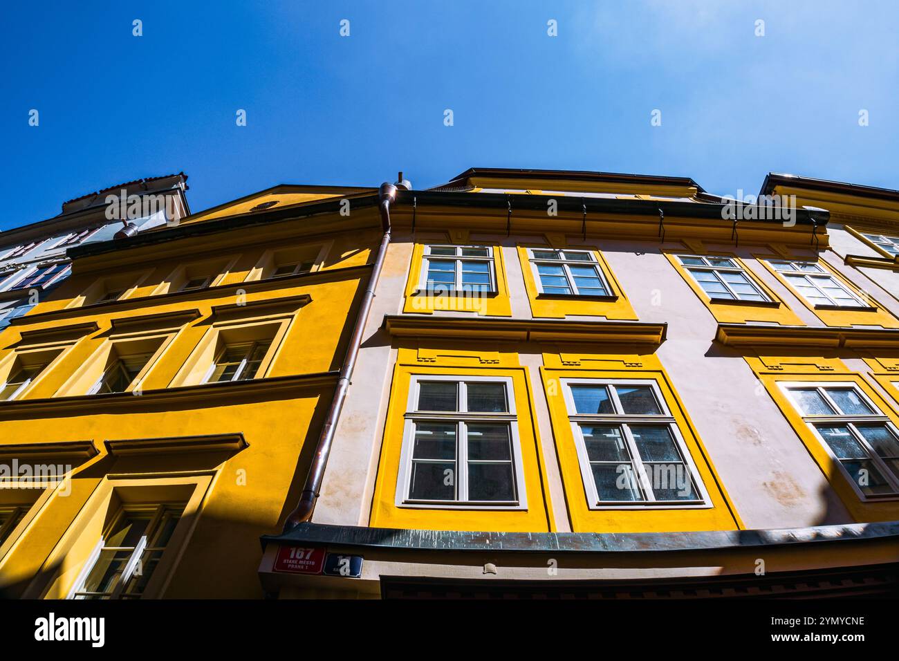 Yellow facade historic town hi-res stock photography and images - Alamy
