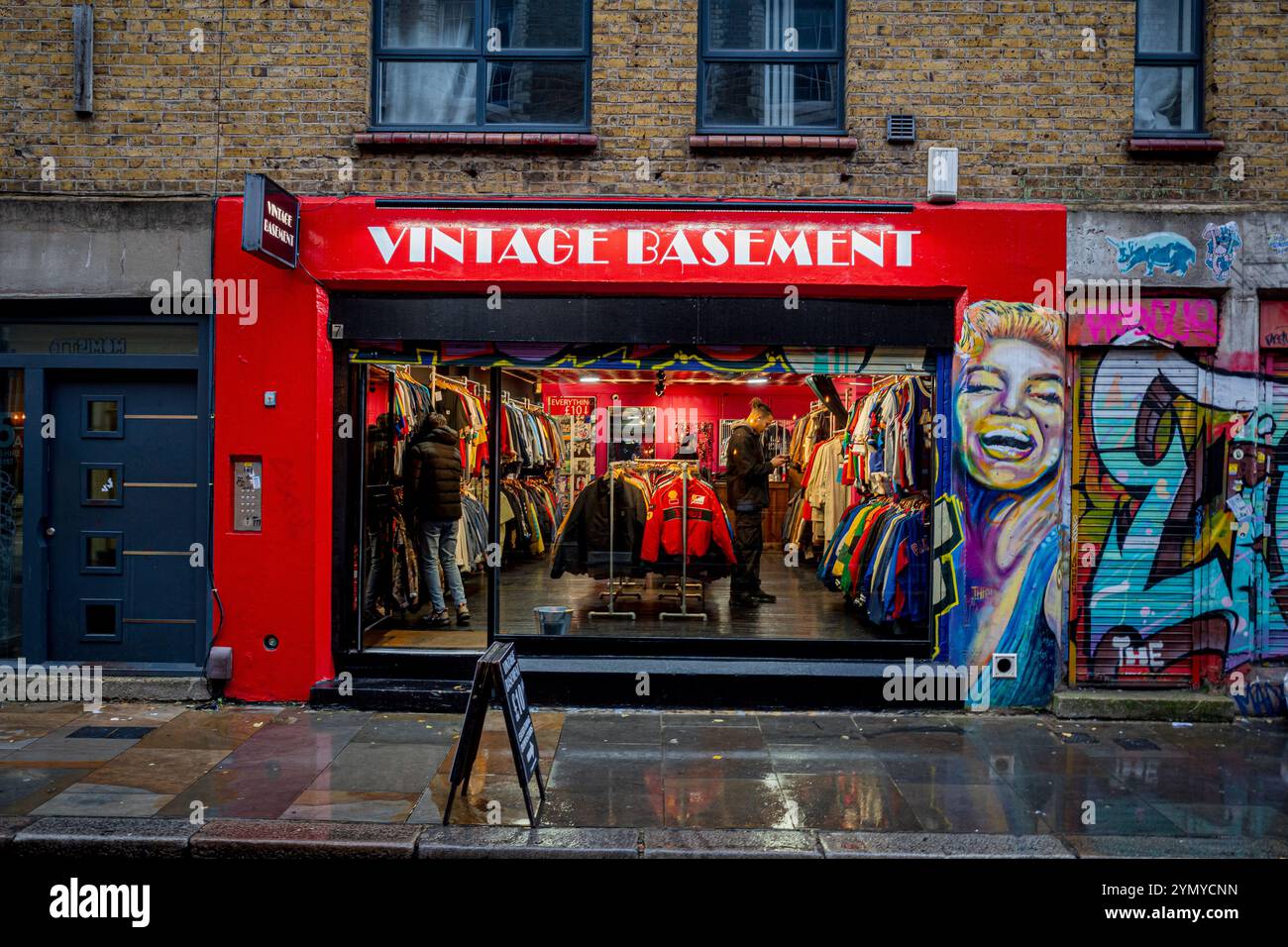 Vintage basement hi-res stock photography and images - Alamy