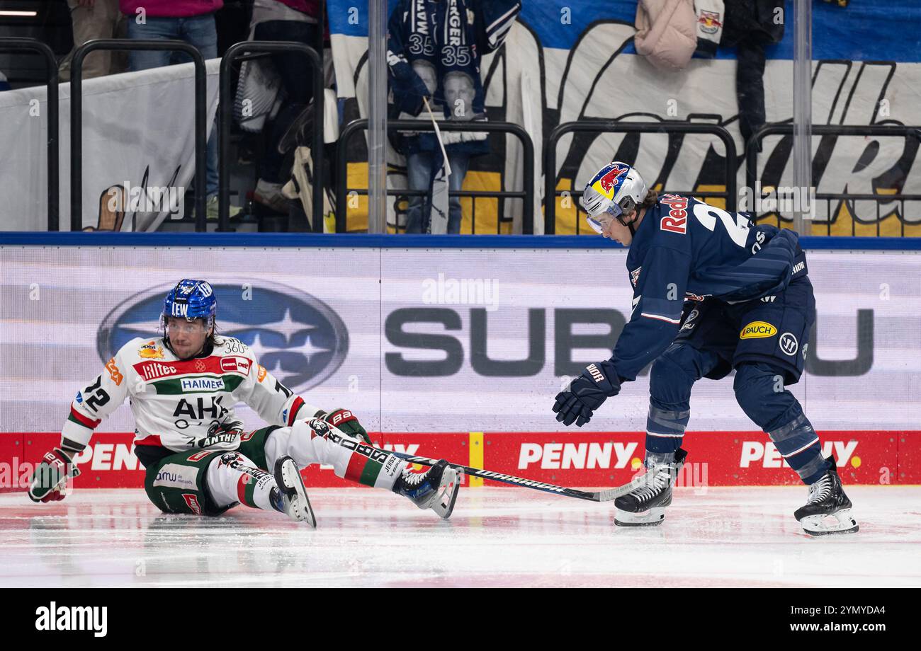 Riley McCourt (Augsburger Panther, #72) und Veit Oswald (EHC Red Bull ...