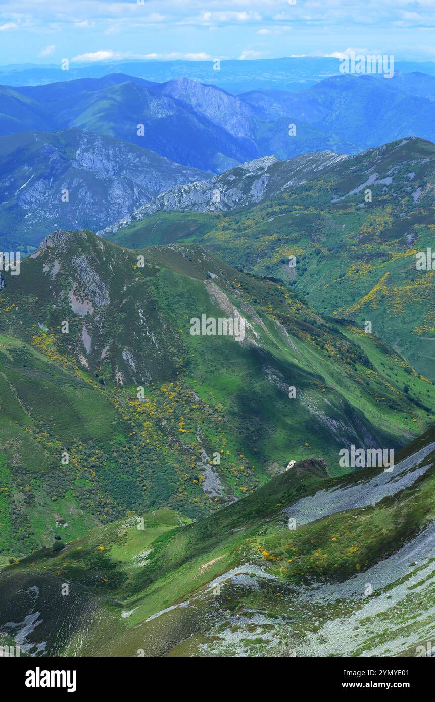 Cantabrian mountains system hi-res stock photography and images - Alamy