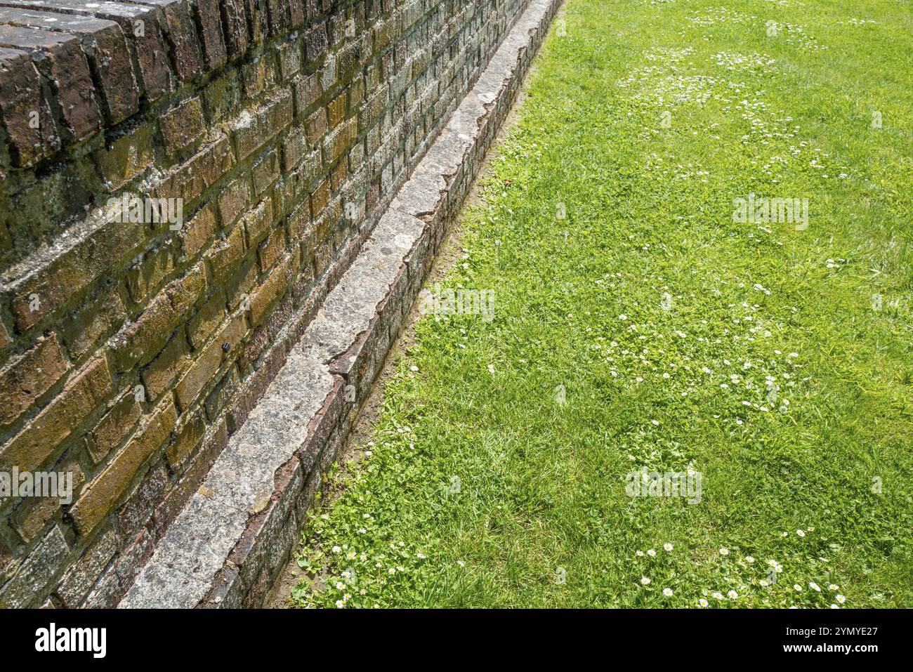 Turf bricks hi-res stock photography and images - Alamy
