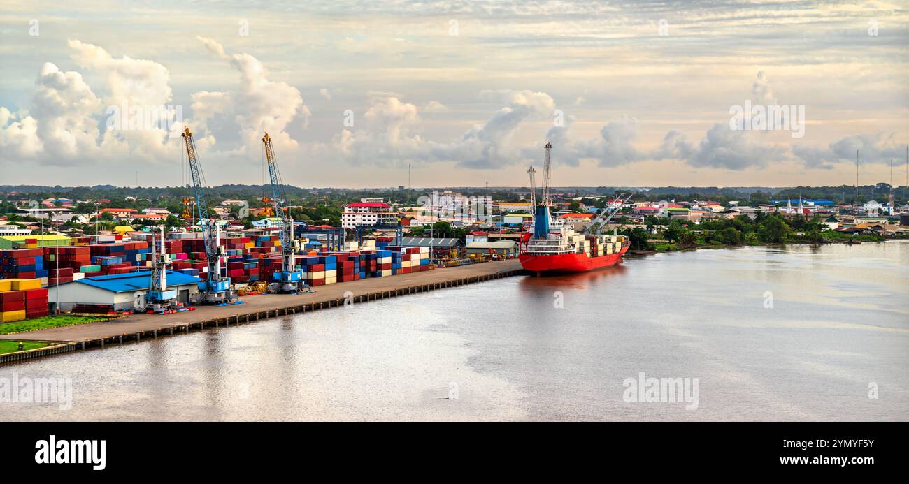 Suriname paramaribo cargo boat hi-res stock photography and images - Alamy