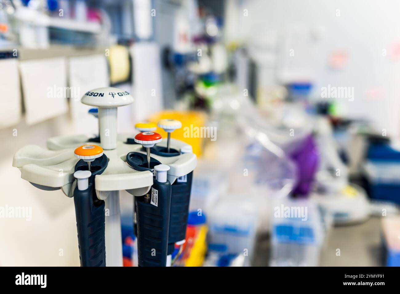 Laboratory equipment experiment hi-res stock photography and images - Alamy