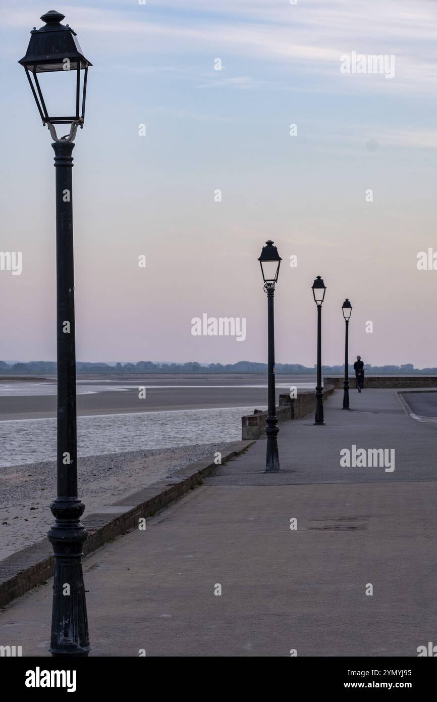 Unlit road hi-res stock photography and images - Alamy