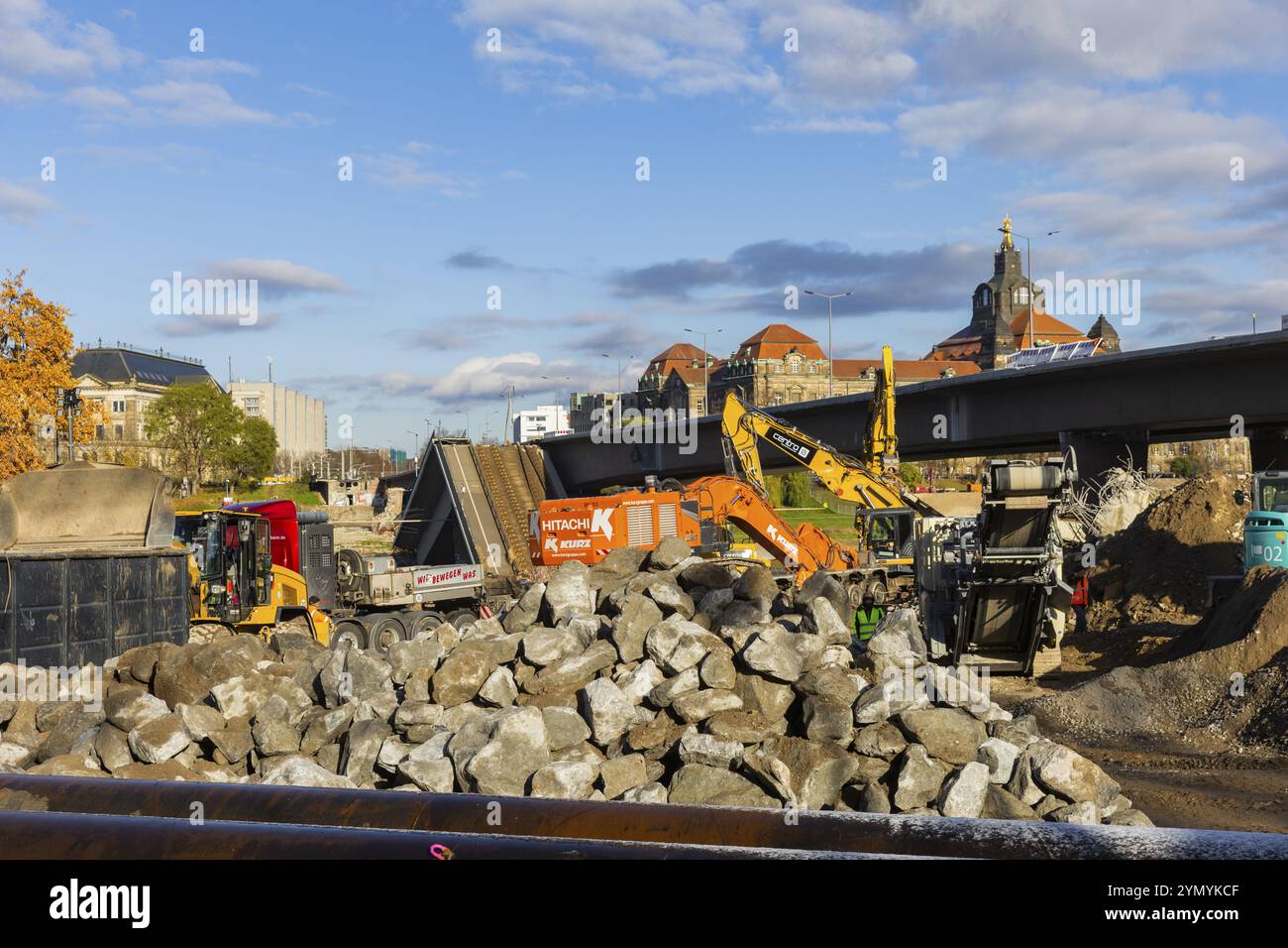 Partial collapse of the Carola Bridge. Over a length of around 100 ...
