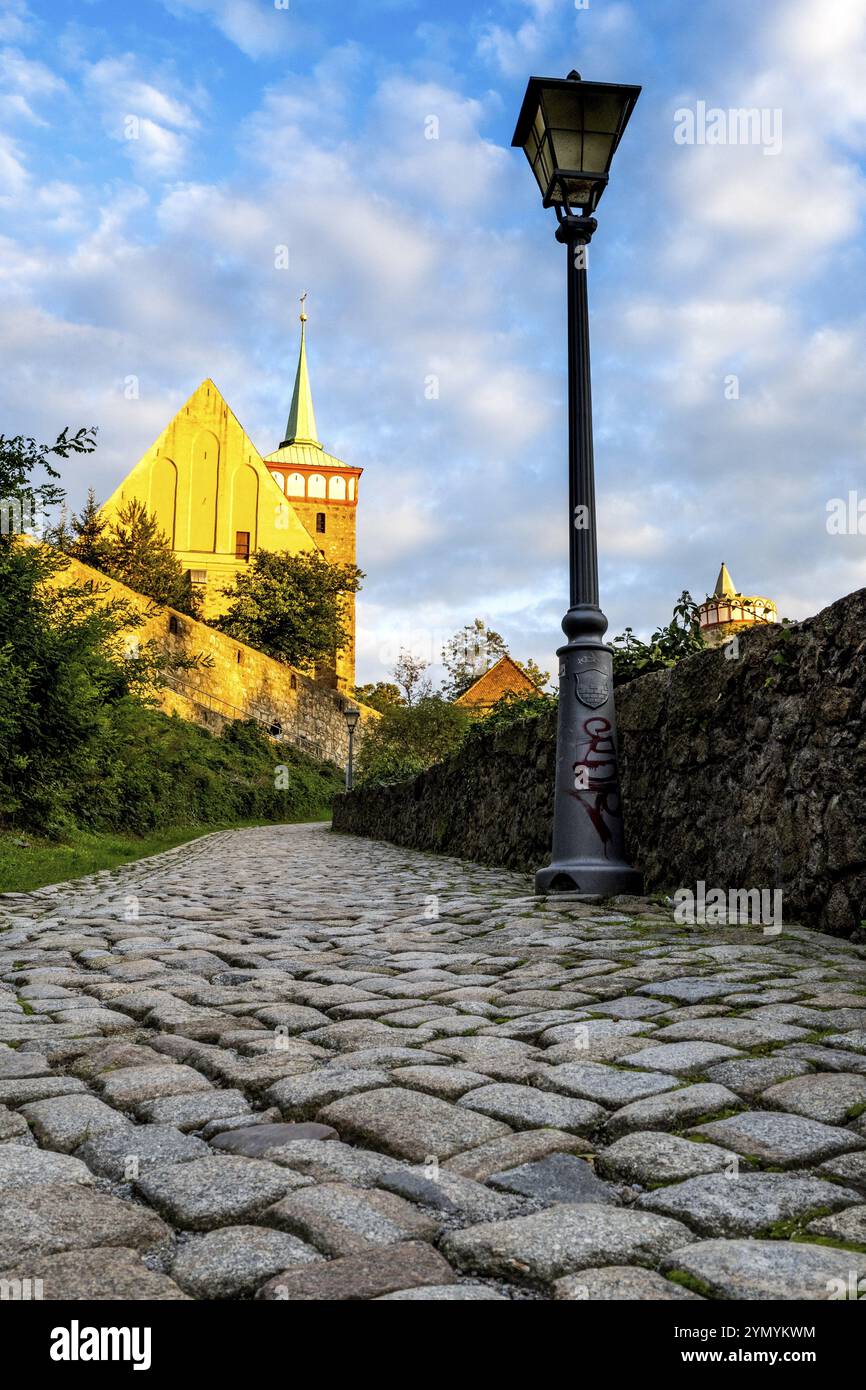 Bautzen (Budysin), Pflasterweg zum Muehltor Stock Photo - Alamy