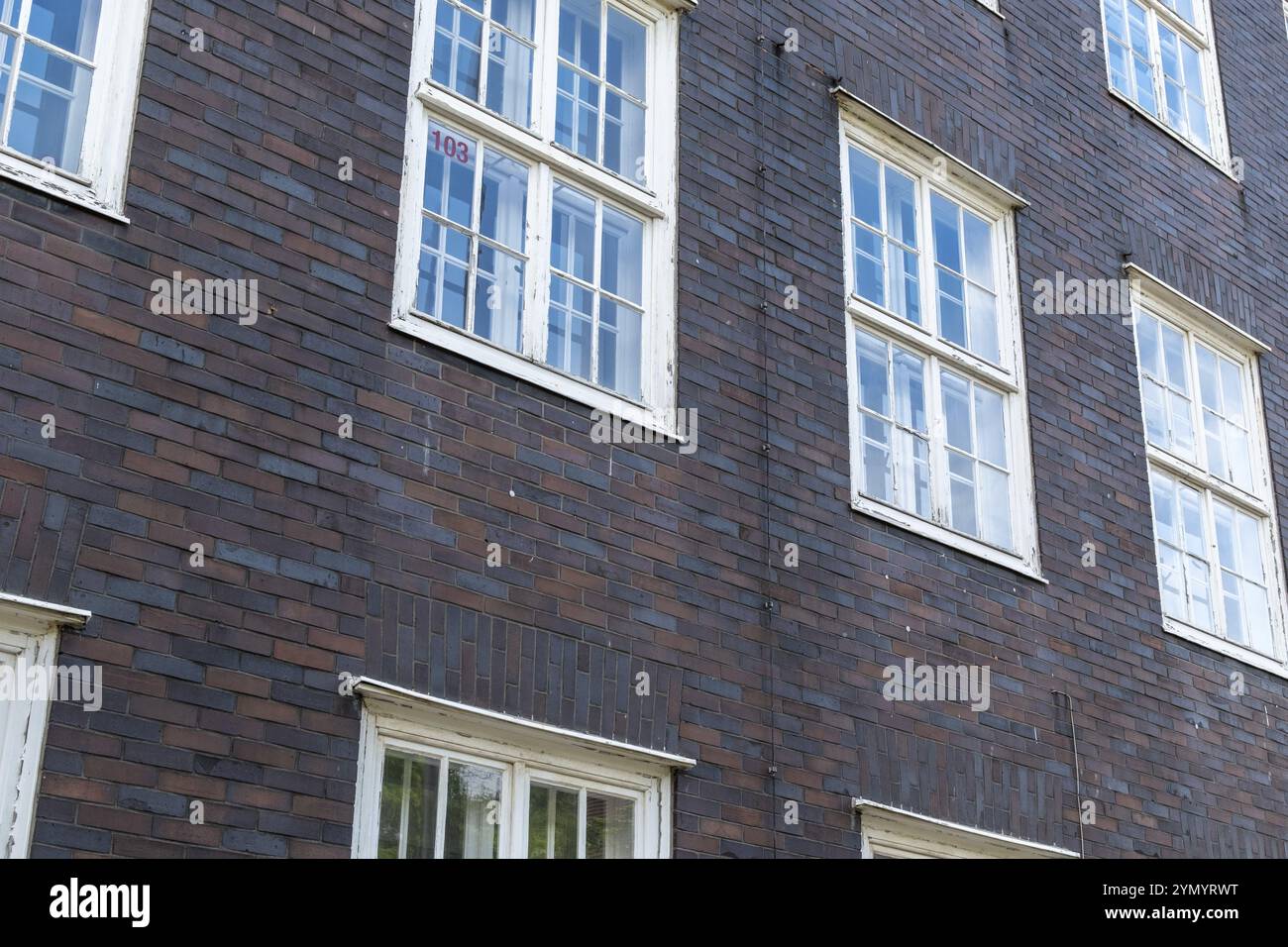 Walls of bricks hi-res stock photography and images - Alamy