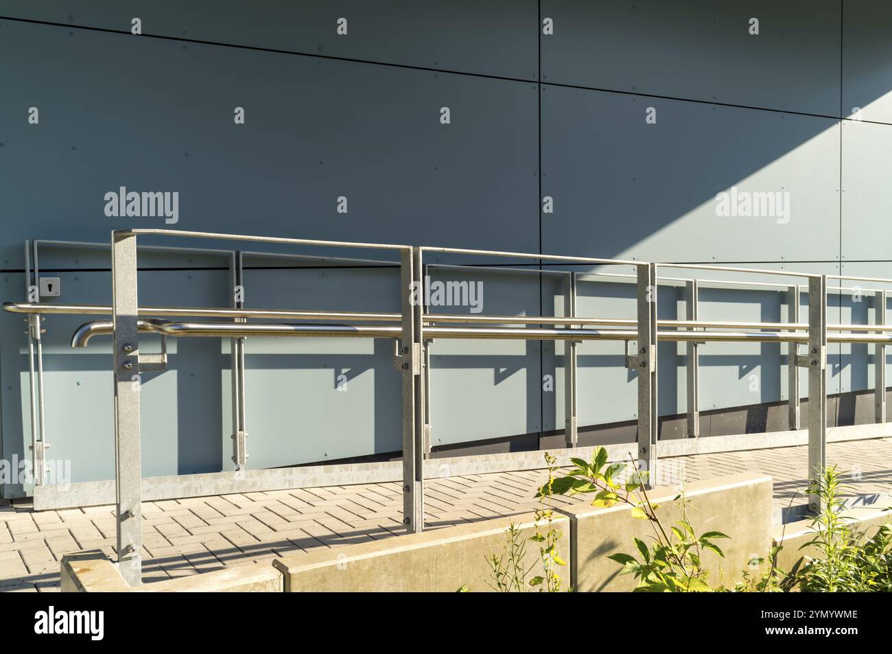 Wheelchair ramp house hi-res stock photography and images - Alamy