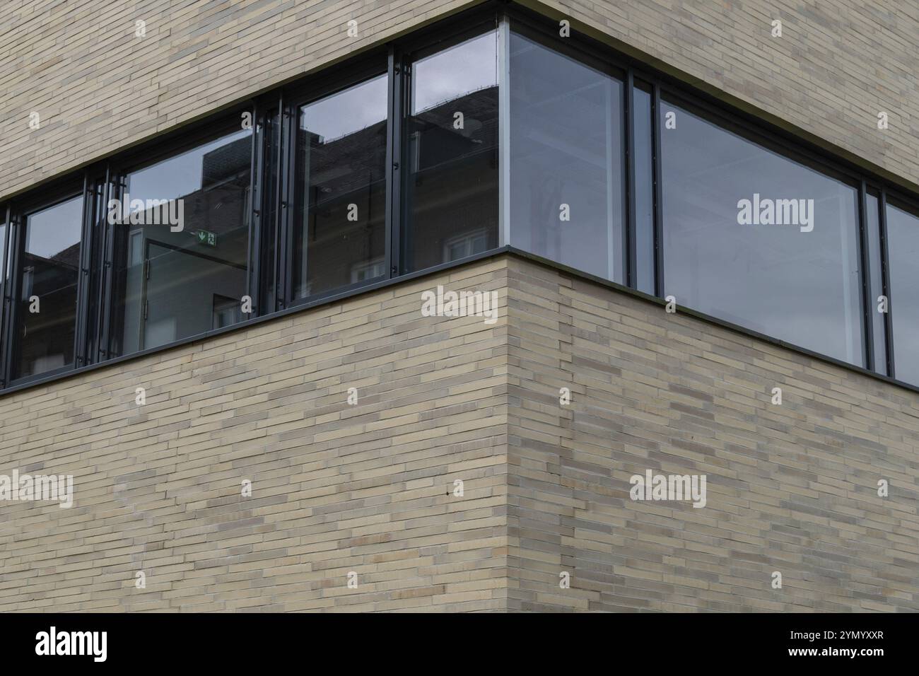 Plain window hi-res stock photography and images - Alamy