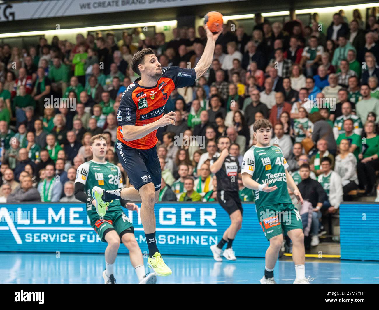 Ivan Martinovic (Rhein-Neckar Loewen, #05) kommt frei zum Wurf, Frisch ...