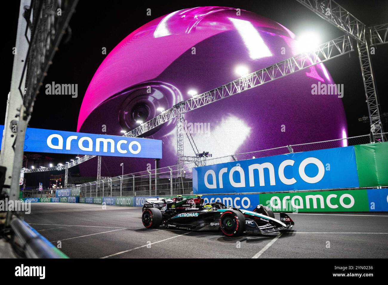 Las vegas grand prix lewis hamilton hi-res stock photography and images ...