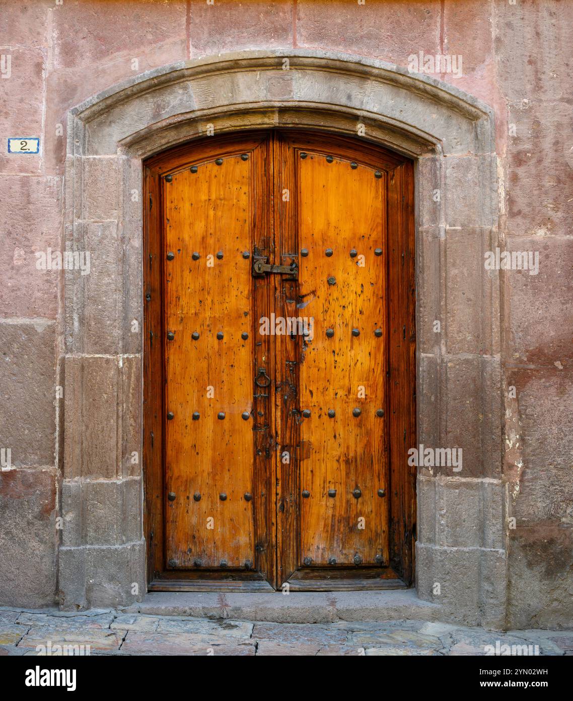 Calle Conde del Canal #2, San Miguel de Allende, Mexico Stock Photo - Alamy