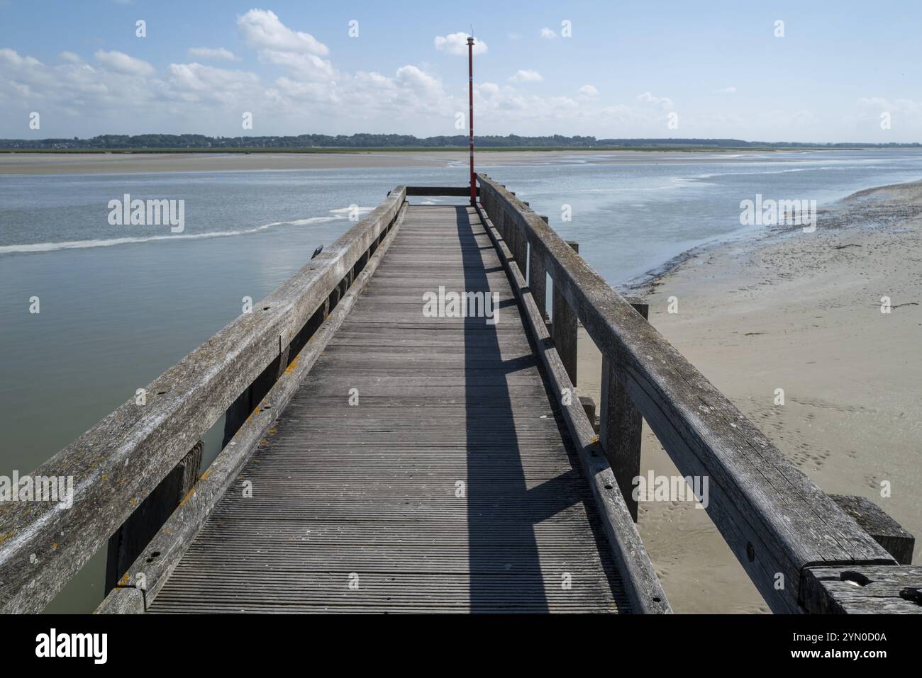 Shoreline jetty hi-res stock photography and images - Alamy