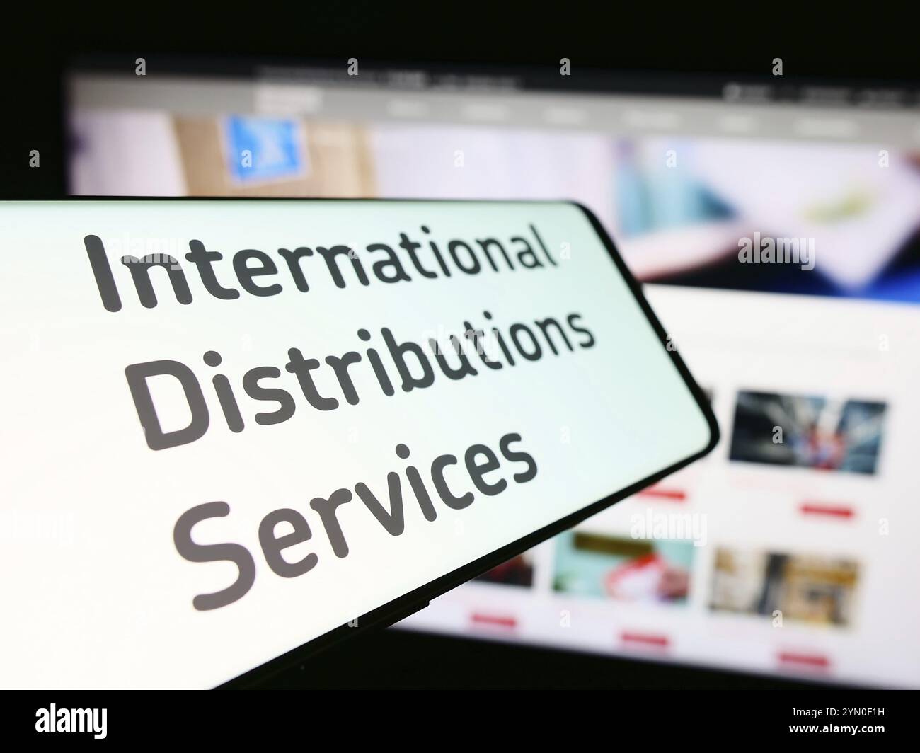 International distributions services logo hi-res stock photography and ...