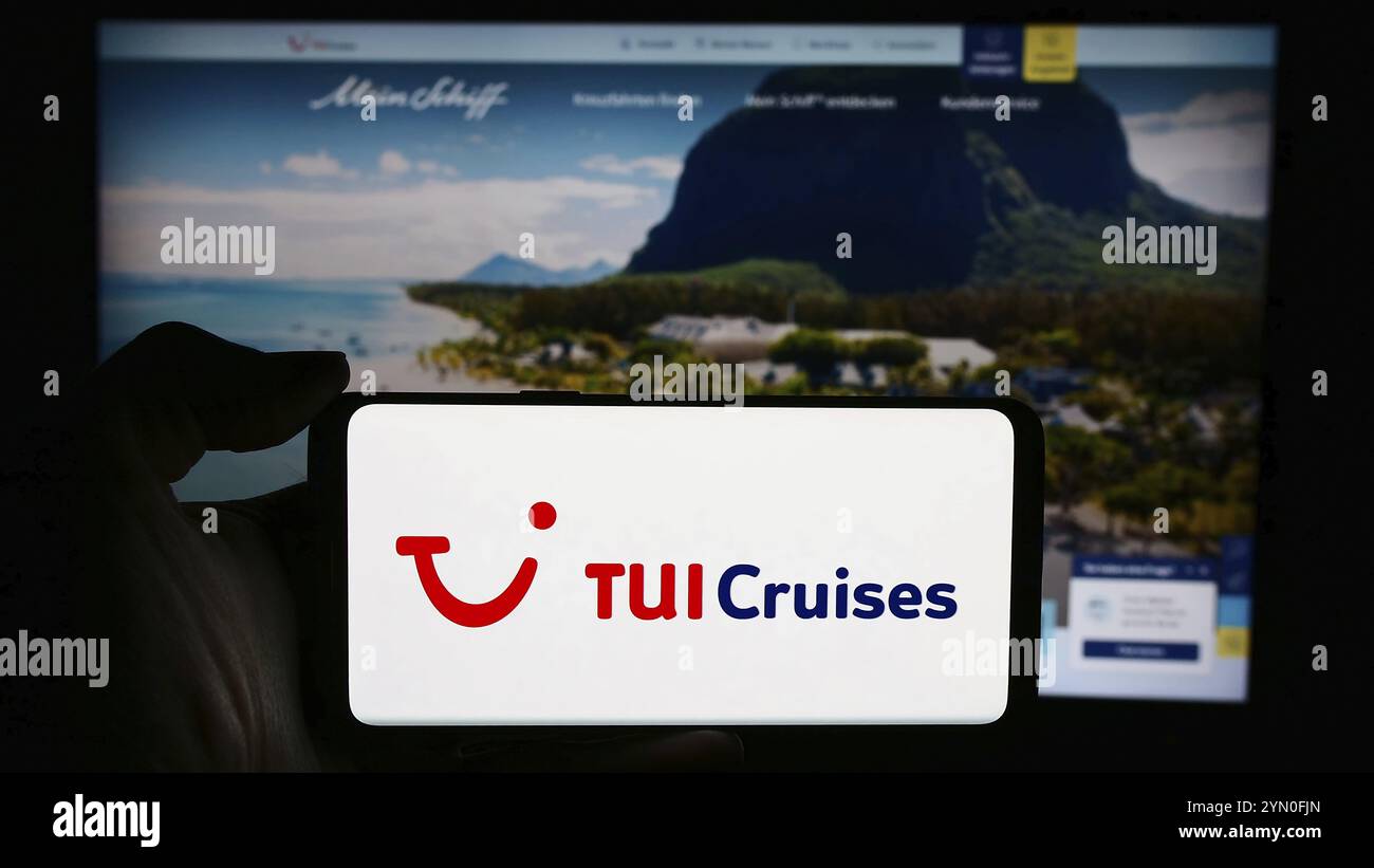 Tui logos hi-res stock photography and images - Alamy