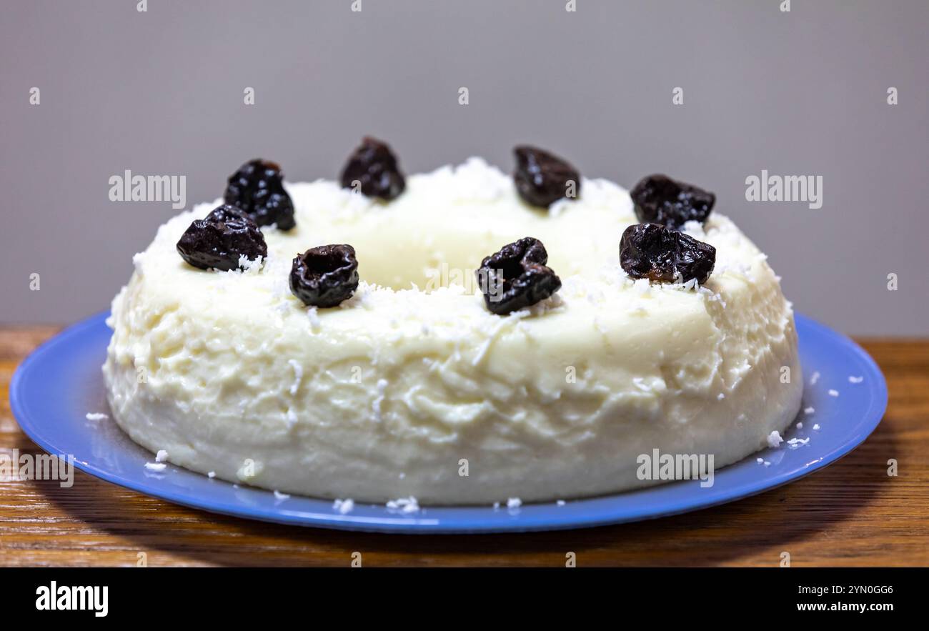 Flan de coco hi-res stock photography and images - Alamy