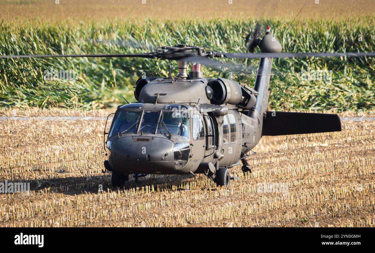 US Army Sikorsky UH-60 Black Hawk helicopter from 1-214th AVN ...