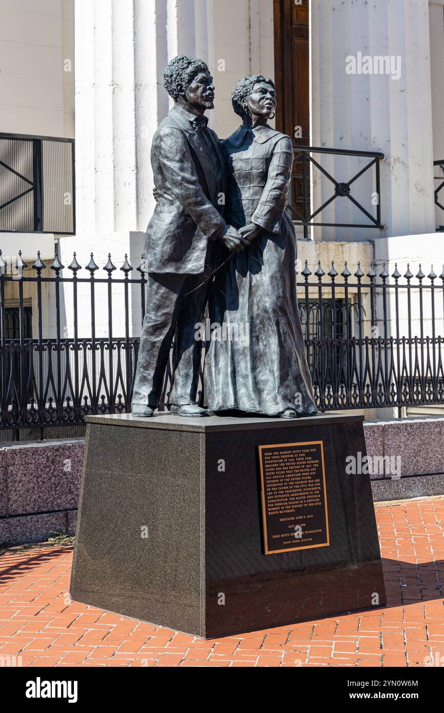 ST. LOUIS, MISSOURI USA - OCTOBER 5, 2024: A statue of Dred and Harriet ...